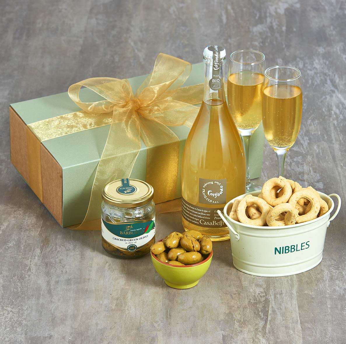 Nibbles & Organic Prosecco Hamper | Italian Hampers – Vorrei Italian ...